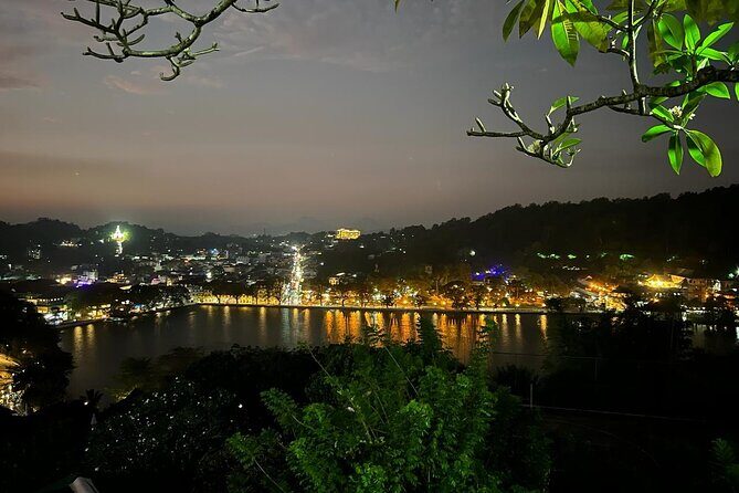 Sri Lanka in 06 Days - Day 4: From Kandy to Nuwara Eliya via Tea Country