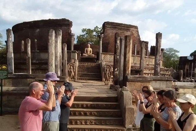 Sri Lanka Private Tour 8 days-Driver/vehicle/accommodation H/B - Frequently Asked Questions