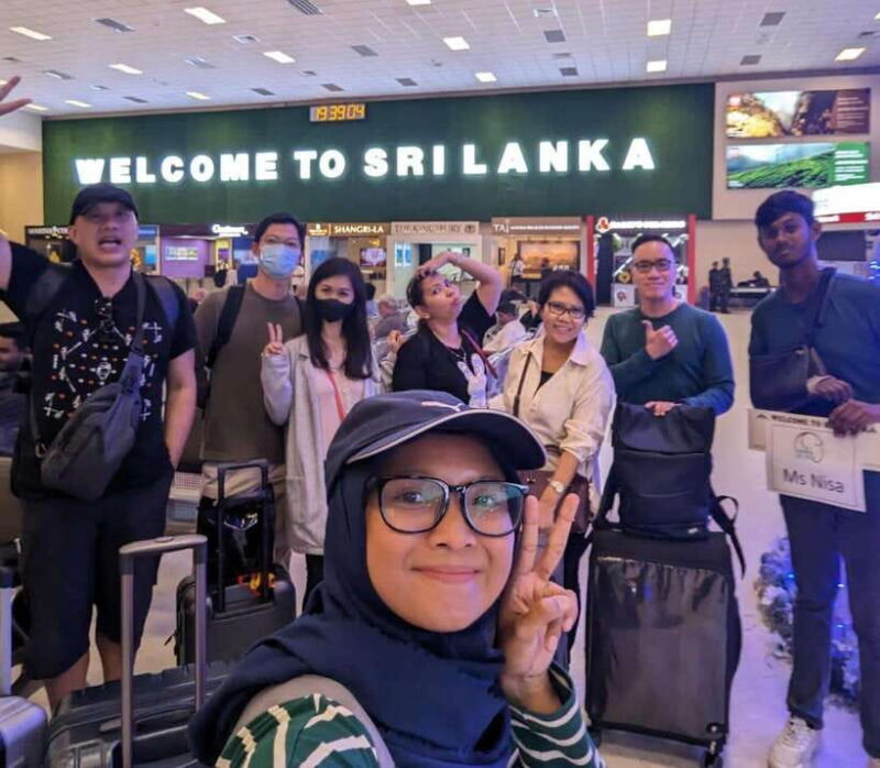 Sri Lanka private tour package 10 Days. and luxury hotel - Authentic Experiences and Practical Tips