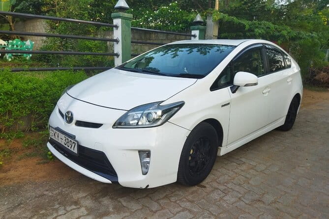 Sri Lanka Round Tour with English Speaking Driver Guide and Car - Practical Considerations