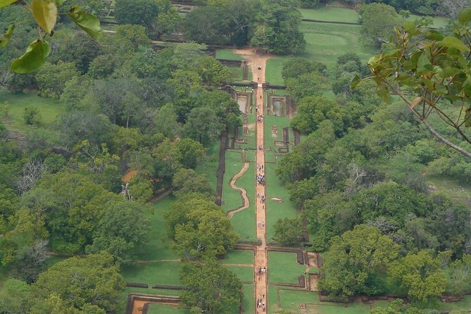 Sri Lanka Tour in 8 Days - Day 3: Kandy - The Cultural Heart