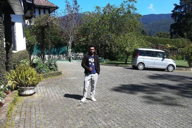 Sri Lankan Tourist Driver with great local )knowledge all over the country! - How This Tour Works for Different Travelers