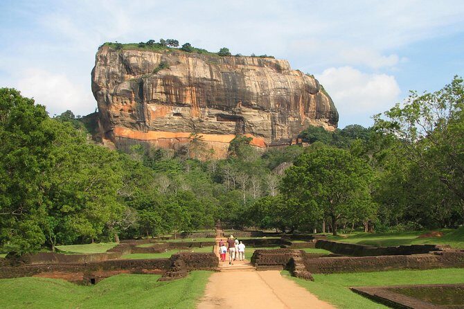 Srilanka Tour Package 7 Nights 8 Days H/B Basis - An In-Depth Look at the 8-Day Sri Lanka Tour