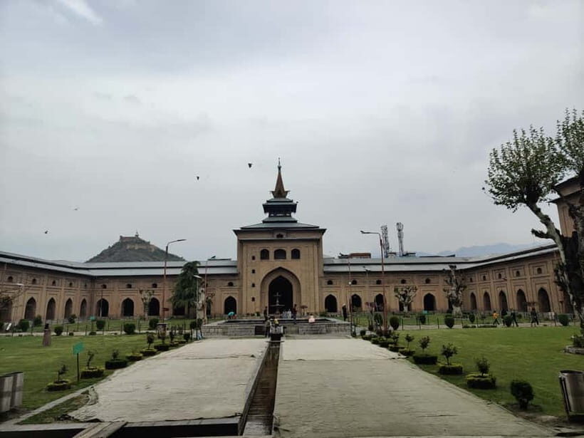 Srinagar: Private Old City and Mughal Gardens Guided Tour - An Authentic Journey Through Srinagar’s Heritage and Beauty