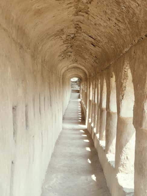 Srinagar: Private Old City and Mughal Gardens Guided Tour - Who Should Consider This Tour?
