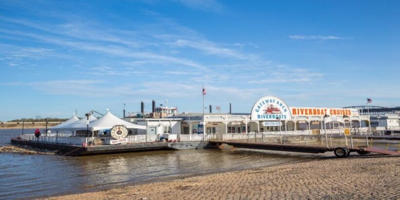 St. Louis Premium Driving Tour with Boat Ride & Arch - FAQs