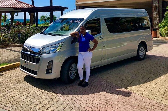 St.Maarten Airport Pick Up Taxi Service - Is This Service Worth the Price?