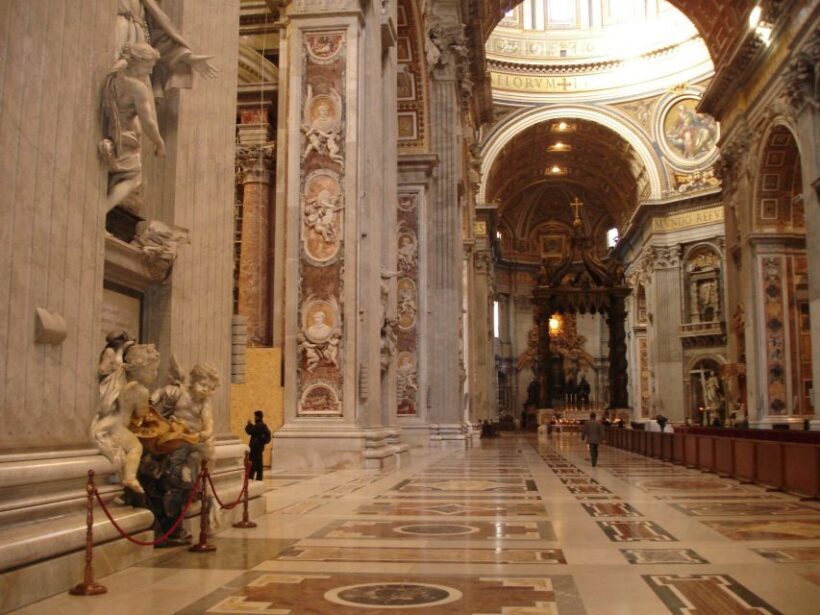 St Peter's Basilica tour with Dome and Crypts - Key Points