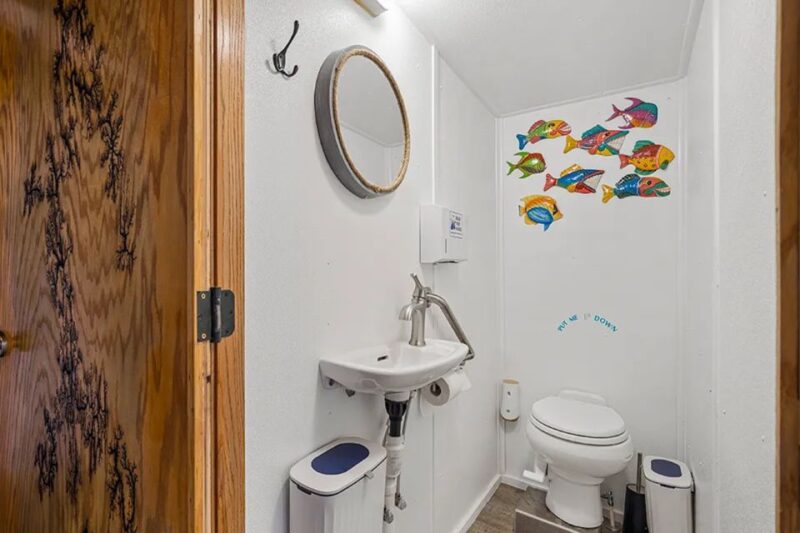 St. Petersburg, FL: 4-Hour Catamaran Cruise to Egmont Key - Key Points