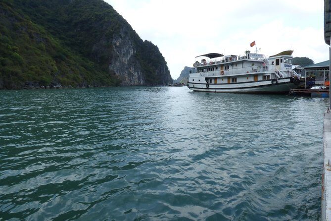 Standard Halong 2 days 1 night - overnight on cruise - Bai Tu Long routine - Meals and Onboard Comfort