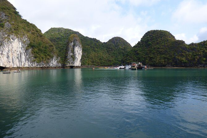 Standard Halong 2 days 1 night - overnight on cruise - Bai Tu Long routine - Authentic Experiences and Authenticity of the Tour