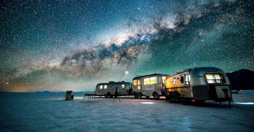 stargazing at the Salar de Uyuni with pickup - Exploring the Starlit Experience at Salar de Uyuni