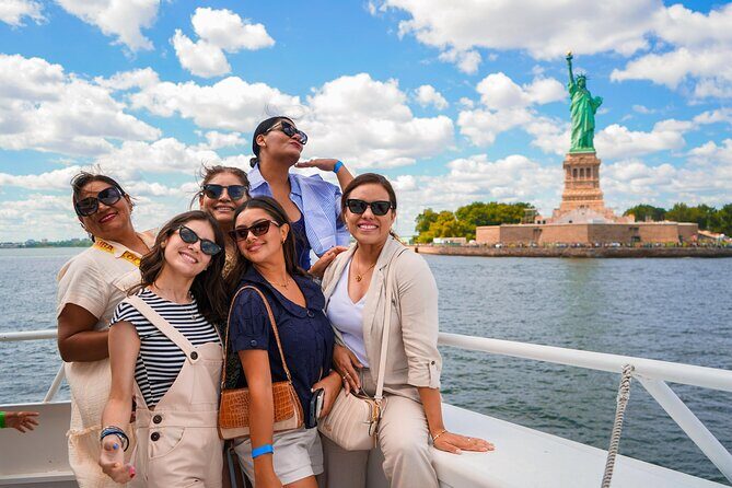 Starship 60 Min Statue of Liberty Brooklyn Bridge Boat Tour - The Experience in Detail