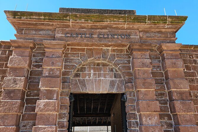 Statue of Liberty Ellis Island with Pre-Ferry Tour - FAQ