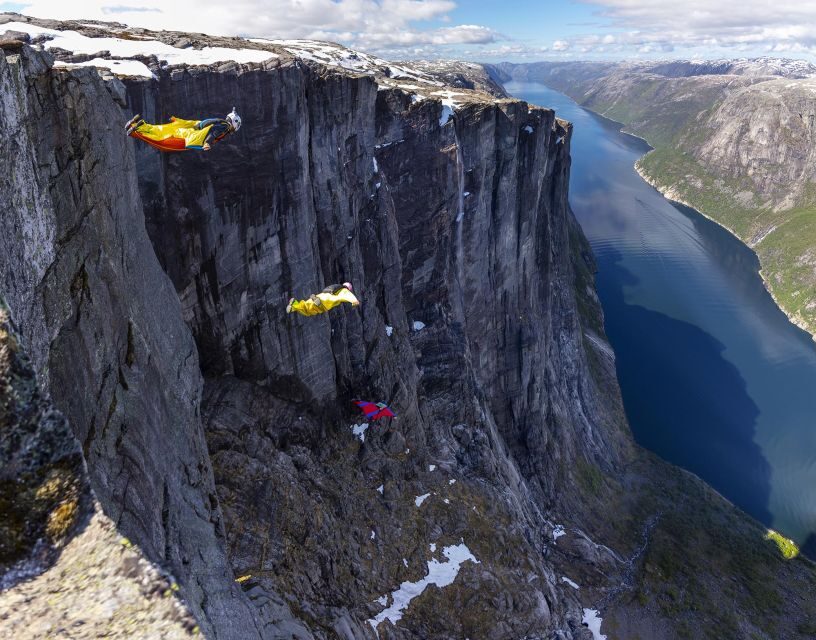 Stavanger: Off-Season Hike to Kjerag + Packed Lunch - Key Points
