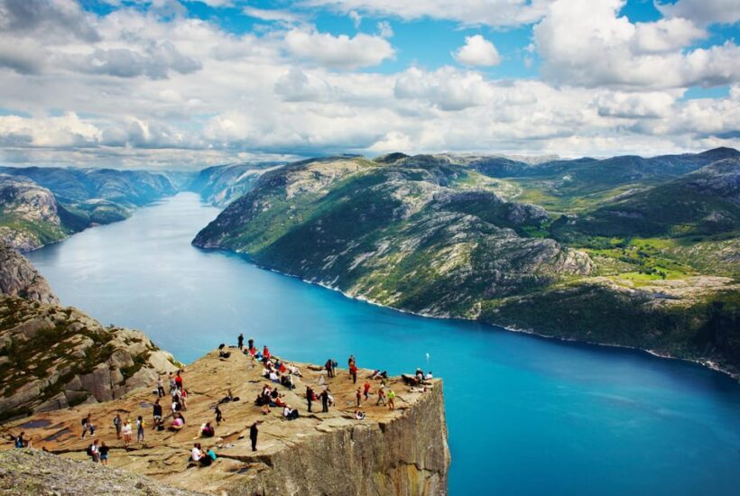 Stavanger: Preikestolen (Pulpit Rock) Hike with Local Guide - An Introduction to the Preikestolen Hike Experience