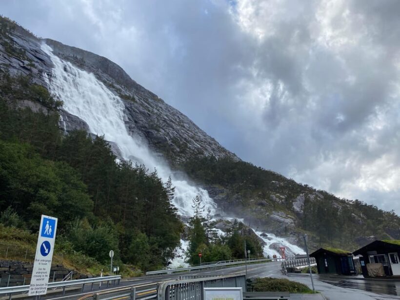 Stavanger: Trip to the Langfoss and Latefoss waterfalls - An In-Depth Look at the Waterfalls and Itinerary