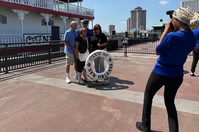 Steamboat Natchez VIP Jazz Dinner Cruise with Private Tour and Open Bar Option - The Special Touches: Making It Memorable