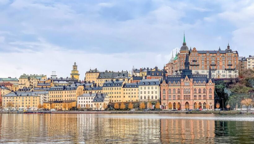 Stockholm Icons: Old Town & Riddarholmen Private Guided Tour - Key Points