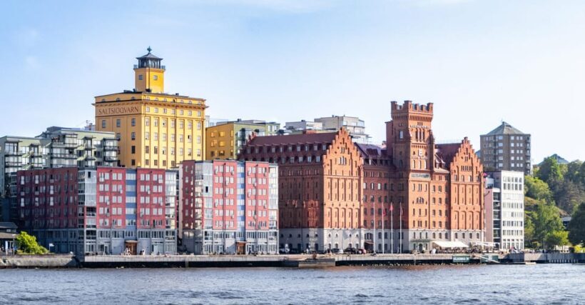 Stockholm Icons: Old Town & Riddarholmen Private Guided Tour - Exploring Stockholm in a Nutshell: What This Tour Offers