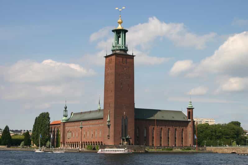 Stockholm Must See: City Hall, Gamla Stan and Vasa Museum - Key Points