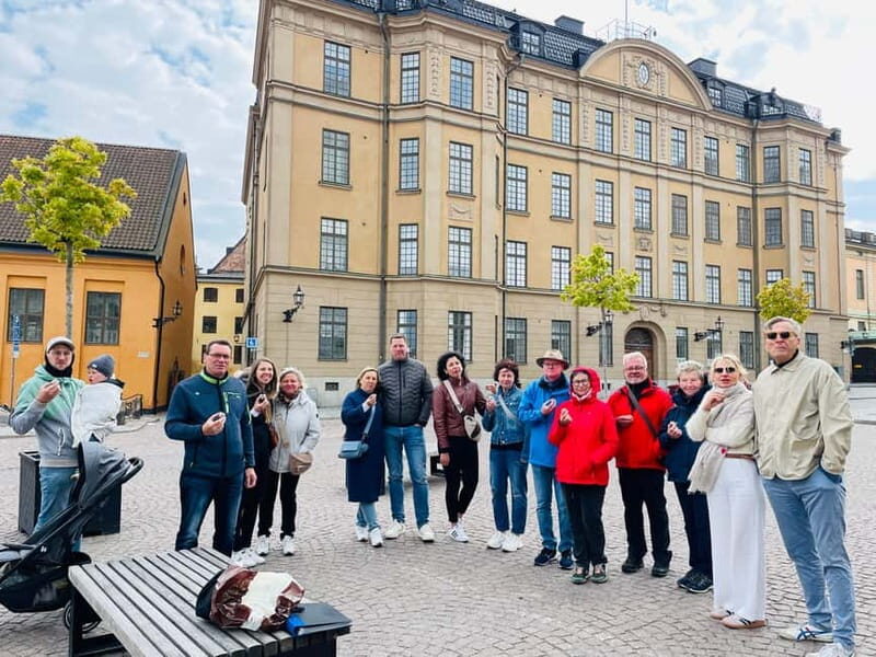 Stockholm: Old Town Guided Walking Tour (English / Deutsch) - Key Points