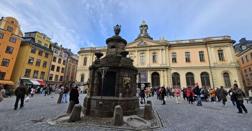 Stockholm: Secrets of Gamla Stan Guided Tour w/ Fika Option - Key Points