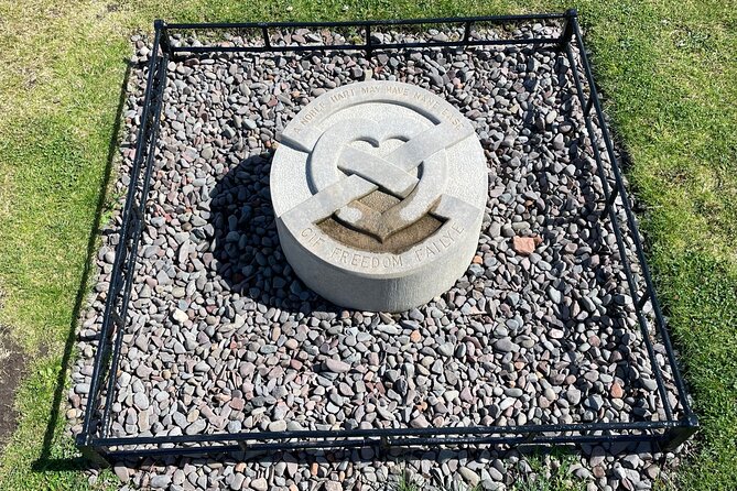 Stone & Story: Rosslyn Chapel & Melrose Abbey Private Day Trip - Inclusive Amenities and Services