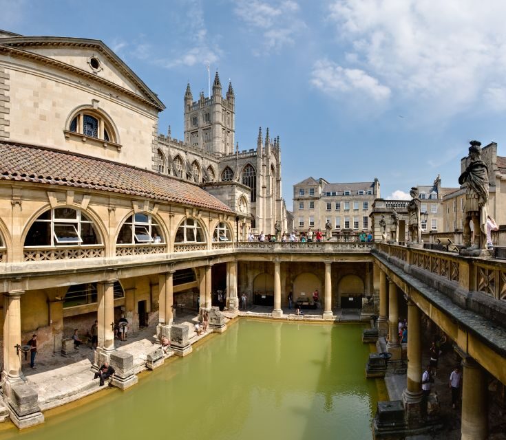 Stonehenge, Bath & Stratford Tour (1-night in The Cotsowlds) - Key Points