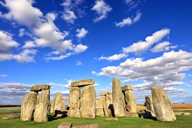 Stonehenge Half-Day Tour From London With Admission & Snack Pack - Tour Experience