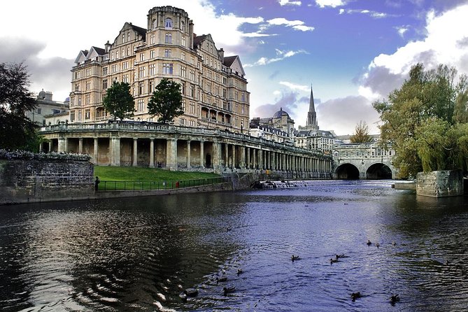 Stonehenge, Windsor Castle and Bath With Pub Lunch in Lacock - Discovering the City of Bath