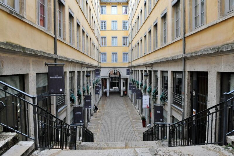 Storytelling Tour of Croix-Rousse - The 1831 Canuts Revolt