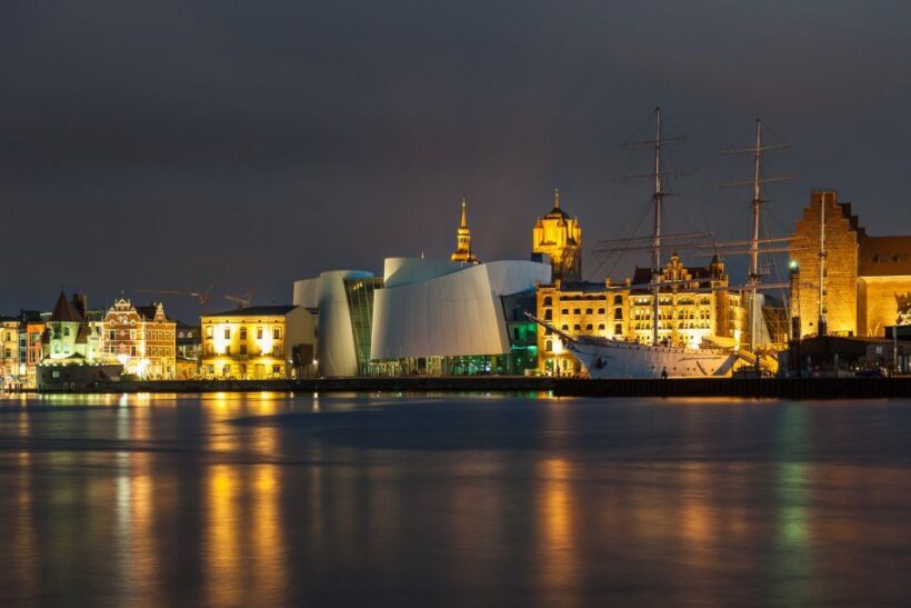 Stralsund: Old Town Evening Tour with a Night Watchman - Discovering Stralsund After Dark