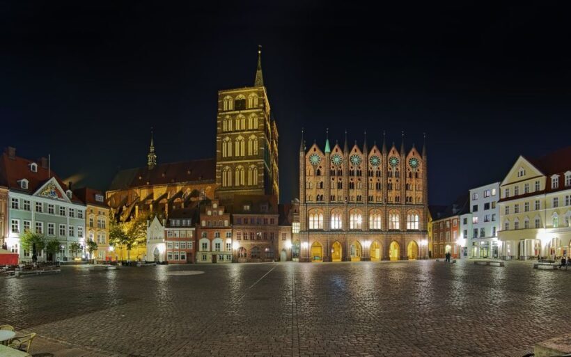 Stralsund: Old Town Evening Tour with a Night Watchman - FAQ