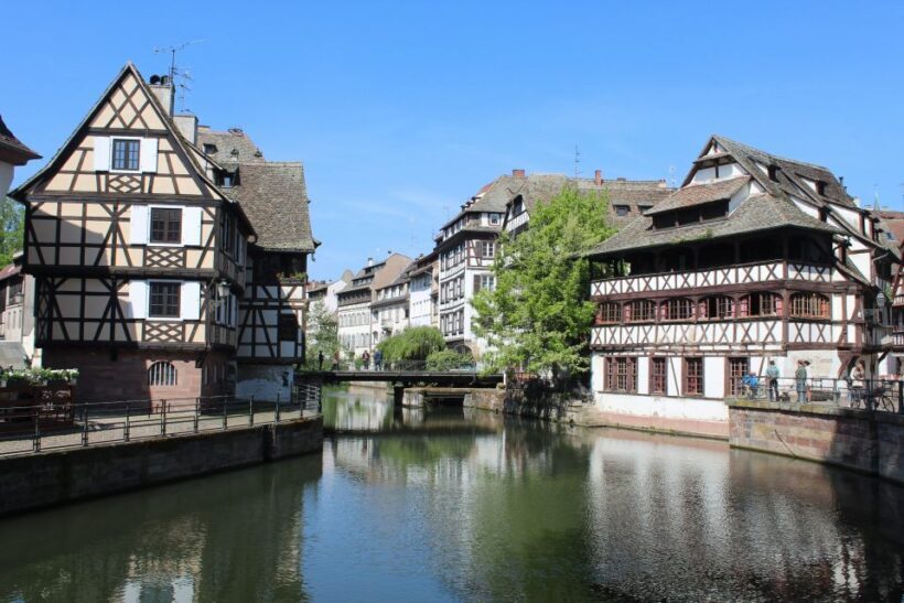 Strasbourg: Walking Tour with Local Guide - Architectural Marvels: Saint-Thomas and Notre Dame Cathedral