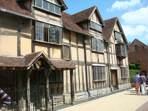 Stratford-Upon-Avon Audio Walking Tour: Shakespeare's Life - Discovering Stratford-upon-Avon with the Shakespeare’s Life Audio Walking Tour