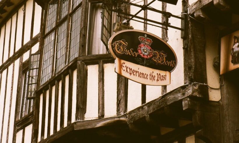 Stratford-upon-Avon: Lantern-Lit Ghost Tour at Tudor World - The Group Experience and Accessibility