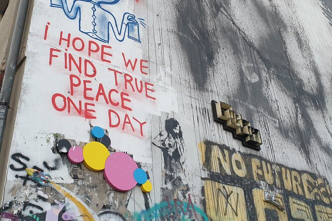 Street Art and Alternative Tour of Berlin in French - Accessibility and Requirements