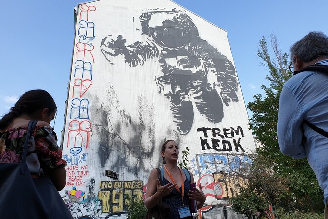Street Art and Alternative Tour of Berlin in French - Exploring Berlins Street Art Scene