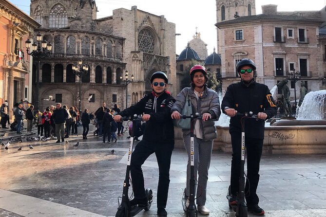 STREET ART | Group Guided Tour on City Bike - Exploring Turia Garden and Nearby Attractions