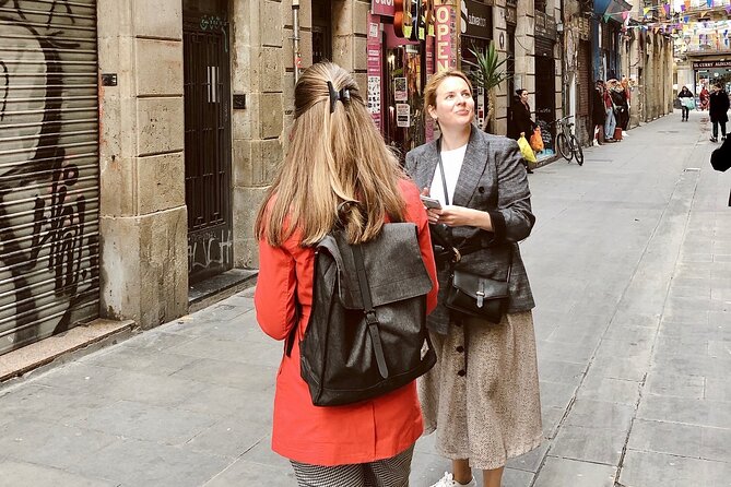 Street Art, Sculptures and Murders Walking Tour in Barcelona - Discovering the Artistry of El Born