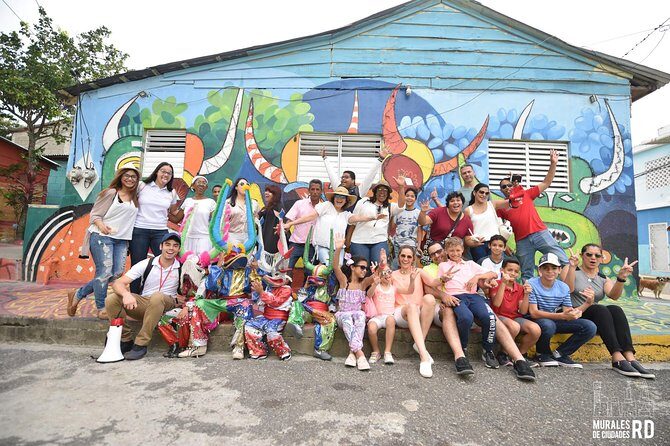 Street art walking tour in Santiago (art walk) - An In-Depth Look at the Santiago Art Walk