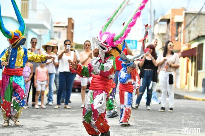 Street art walking tour in Santiago (art walk) - FAQ