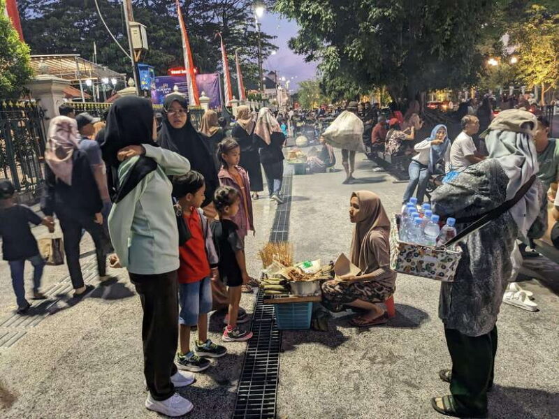 Street Food Tasting by Walking - Who Should Book This Tour?