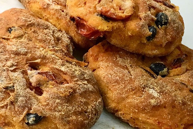 Street Food Tour of Lecce & City Sightseeing With Local Guide - Discovering Lecces Baroque Splendor