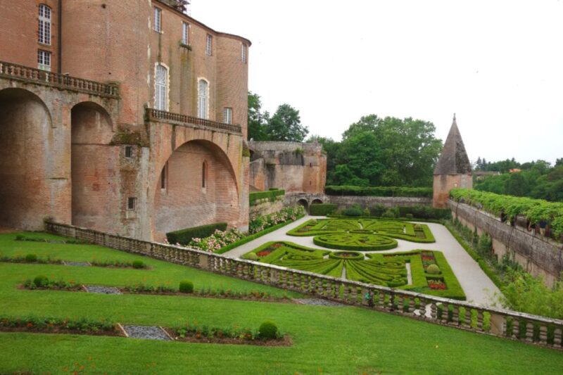 Stroll With Madame De Lapérouse in 18th-Century Albi - Suitability and Recommended Audience