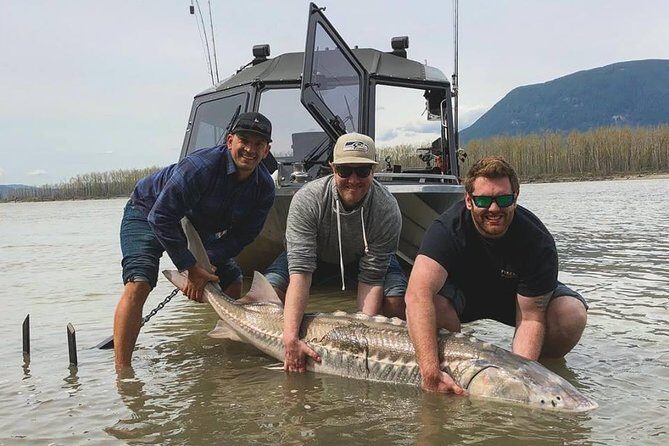 Sturgeon fishing on the Fraser river - Discovering the Fraser River Sturgeon Experience