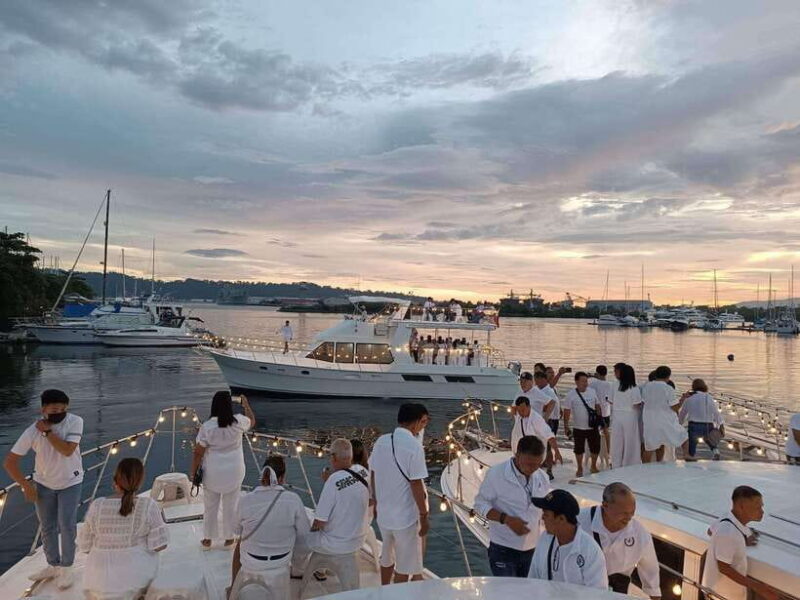 Subic: Sunset Dinner Yacht Cruise from Manila & Clark - The Meal: Gourmet Dining at Sea