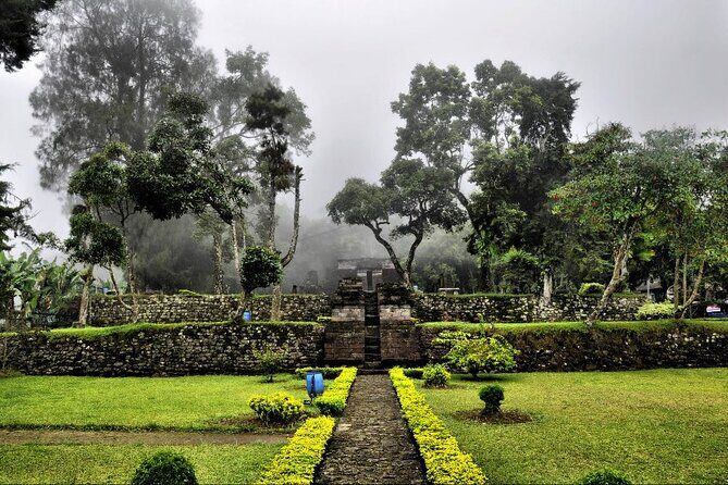 Sukuh and Cetho Temple Tour from Yogyakarta - Visiting Radya Pustaka Museum and Mangkunegaran Palace
