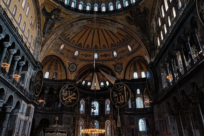 Suleymans Magnificent Path: Mosques and Bazaars Tour - Navigating the Grand Bazaar